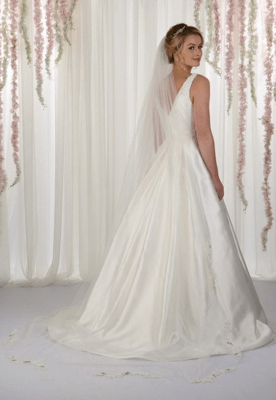 Crystal Tip Beaded Lace Veil – Perfection Bridal Maidstone